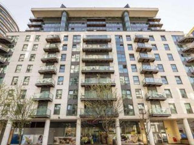 2 Bedrooms Flat for rent in Millharbour, London E14
