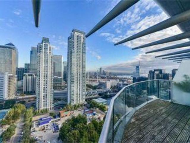 2 Bedrooms Flat for rent in Millharbour, London E14