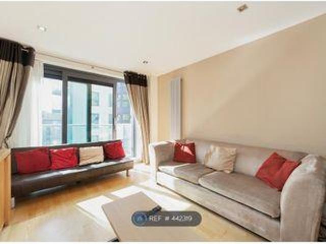 2 Bedrooms Flat for rent in Millharbour, London E14