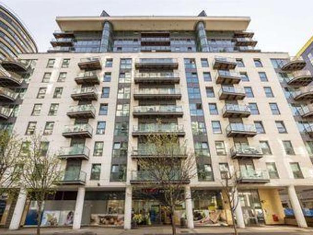 2 Bedrooms Flat for rent in Millharbour, London E14