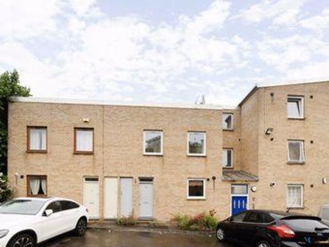 2 Bedrooms Flat for rent in Milligan Street, London E14