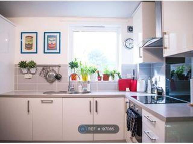 2 Bedrooms Flat for rent in Milligan Street, London E14