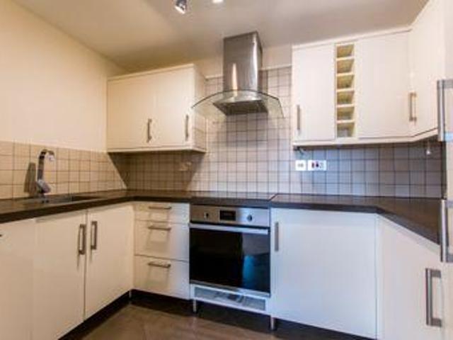 2 Bedrooms Flat for rent in Milton Road, Swindon SN1
