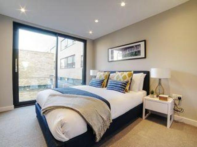 2 Bedrooms Flat for rent in Mina Road, London SE17