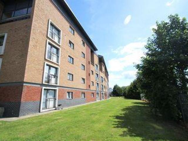 2 Bedrooms Flat for rent in Minerva Way, Glasgow G3