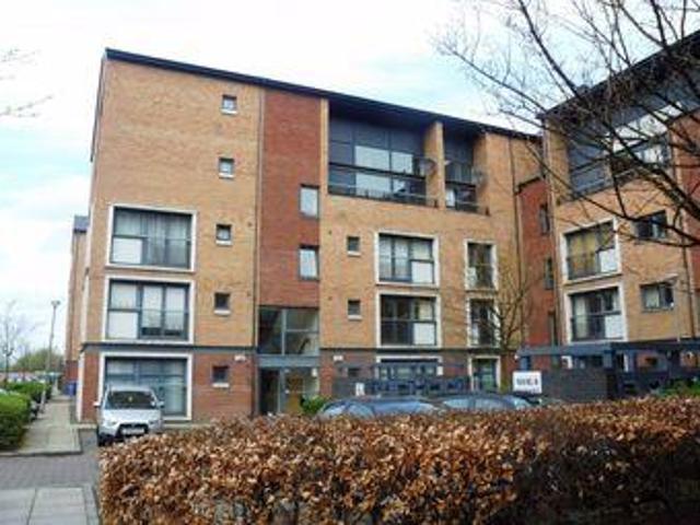 2 Bedrooms Flat for rent in Minerva Way, Glasgow G3