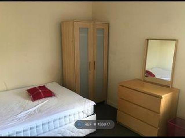 2 Bedrooms Flat for rent in Minerva Way, Glasgow G3
