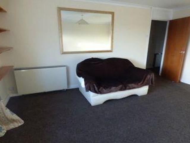 2 Bedrooms Flat for rent in Minster Court, Liverpool L7