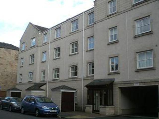 2 Bedrooms Flat for rent in Murano Place, Leith, Edinburgh EH7