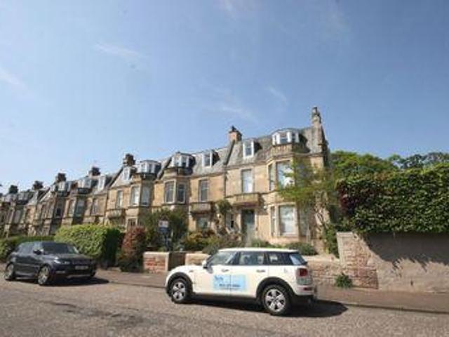 2 Bedrooms Flat for rent in Murrayfield Drive, Edinburgh EH12
