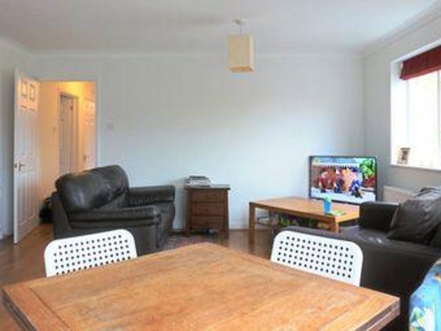 2 Bedrooms Flat for rent in Myddleton Avenue, London N4
