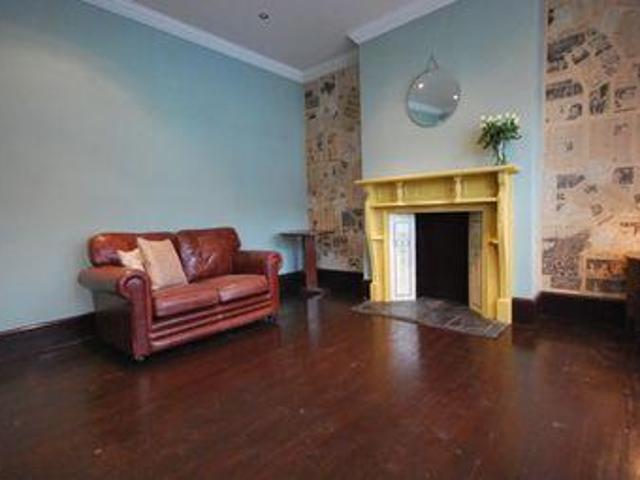2 Bedrooms Flat for rent in Myddleton Road, London N22