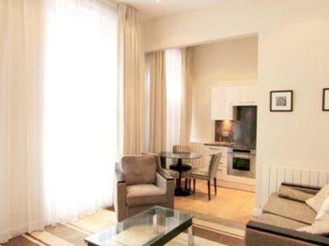 2 Bedrooms Flat for rent in Nottingham Place, Marylebone, London W1U