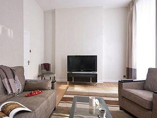 2 Bedrooms Flat for rent in Nottingham Place, Marylebone W1U