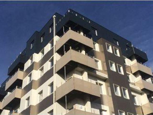 2 Bedrooms Flat for rent in Nova House, Buckingham Gardens, Slough SL1