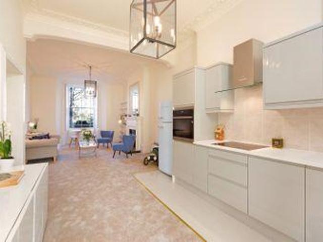 2 Bedrooms Flat for rent in Norland Square, London W11