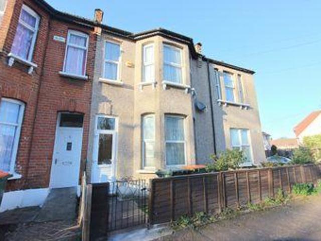 2 Bedrooms Flat for rent in Norman Road, East Ham, London E6