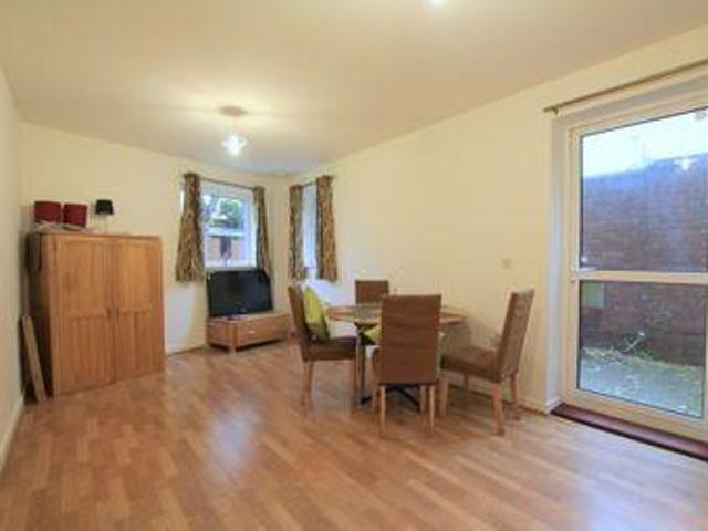 2 Bedrooms Flat for rent in Norstead Place, London SW15