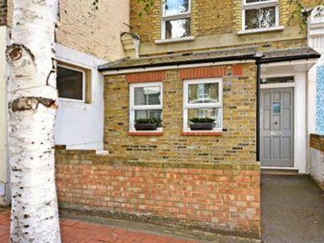 2 Bedrooms Flat for rent in North Cross Road, East Dulwich, London SE22