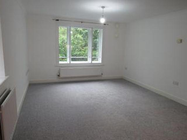 2 Bedrooms Flat for rent in North Drive, Hatfield AL9