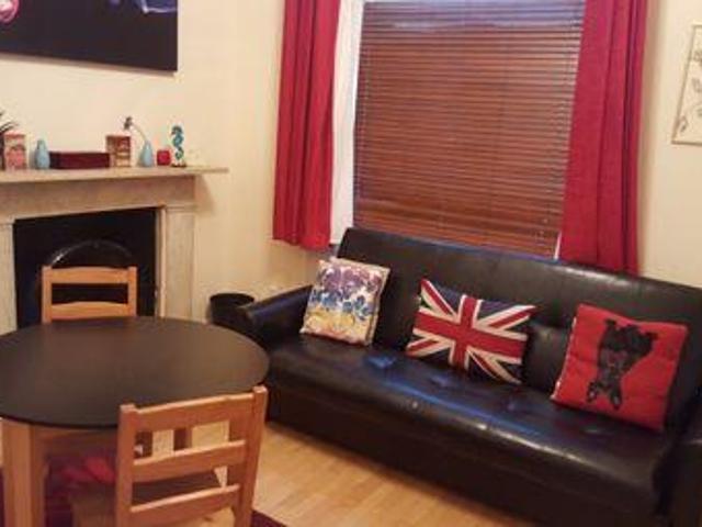 2 Bedrooms Flat for rent in North End Road, West Kensington W14