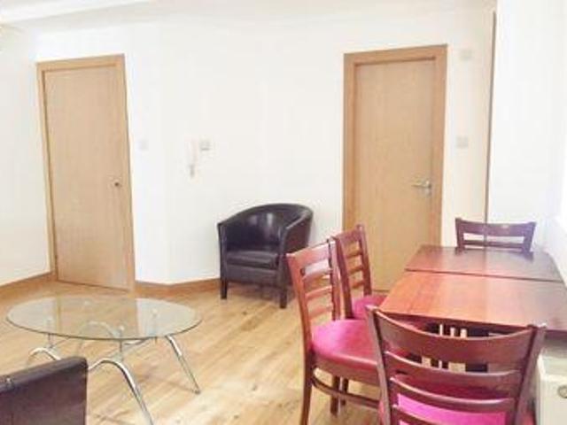 2 Bedrooms Flat for rent in North End Road, West Kensington W14