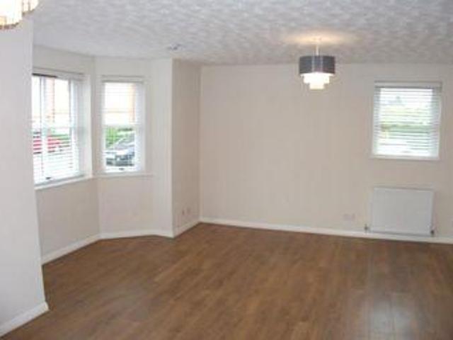 2 Bedrooms Flat for rent in North Meggetland, Edinburgh EH14