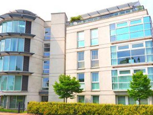 2 Bedrooms Flat for rent in North Side Wandsworth Common, London SW18