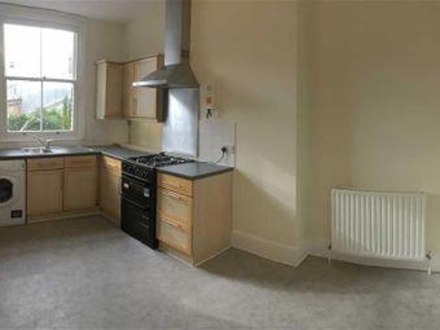 2 Bedrooms Flat for rent in North Street, Clapham, London SW4