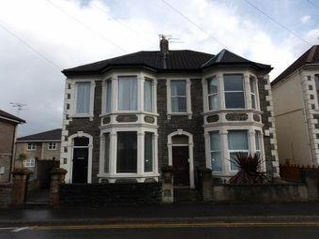 2 Bedrooms Flat for rent in North Street, Downend, Bristol BS16