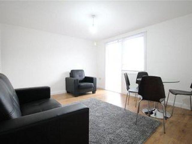 2 Bedrooms Flat for rent in North Street, Leeds LS2