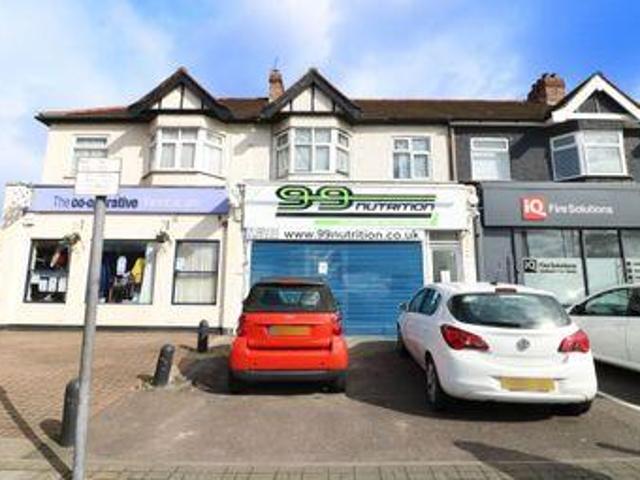 2 Bedrooms Flat for rent in North Street, Romford RM1