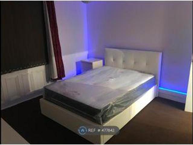 2 Bedrooms Flat for rent in North Park Road, Bradford BD9