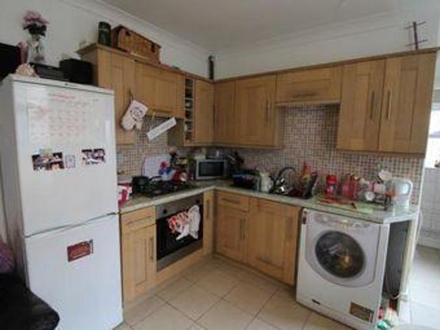 2 Bedrooms Flat for rent in North Road, Gabalfa, Cardiff CF10