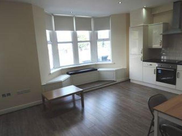 2 Bedrooms Flat for rent in North Road, Heath, South Glamorgan CF14