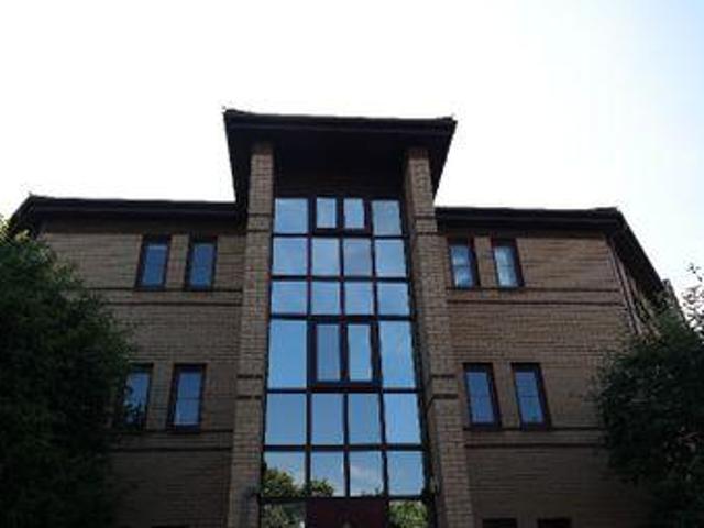 2 Bedrooms Flat for rent in North Woodside Road, Kelvinbridge, Glasgow G20