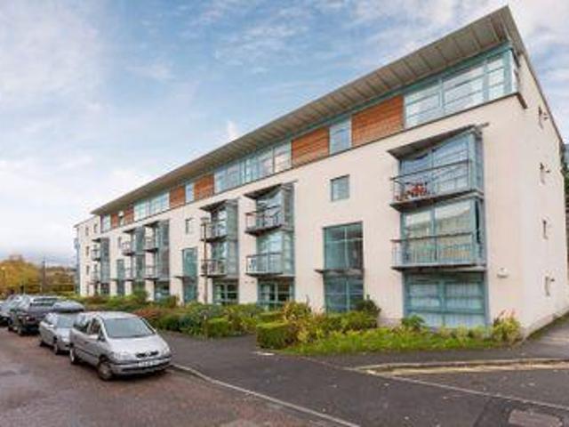 2 Bedrooms Flat for rent in North Werber Road, Fettes, Edinburgh EH4