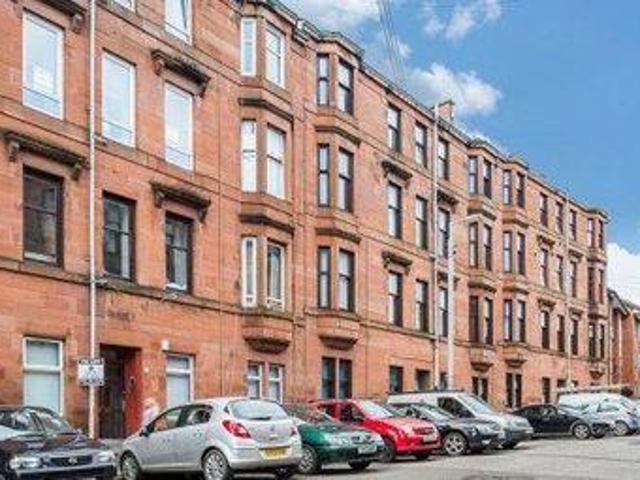 2 Bedrooms Flat for rent in Northpark Street, Glasgow G20