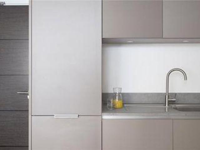 2 Bedrooms Flat for rent in Northpoint, Tolworth KT6