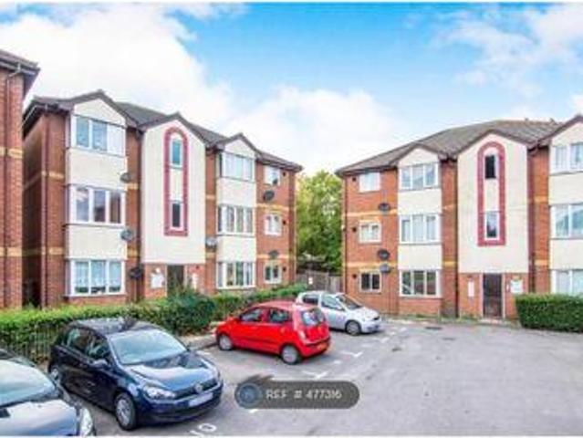 2 Bedrooms Flat for rent in Natasha Court, Romford RM3