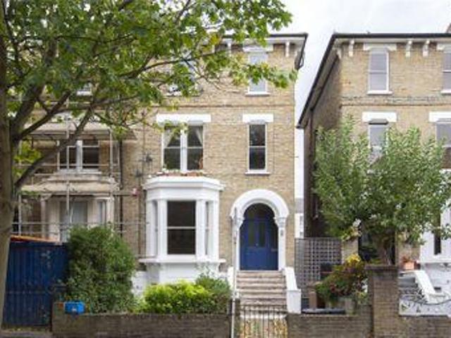 2 Bedrooms Flat for rent in Navarino Road, London E8