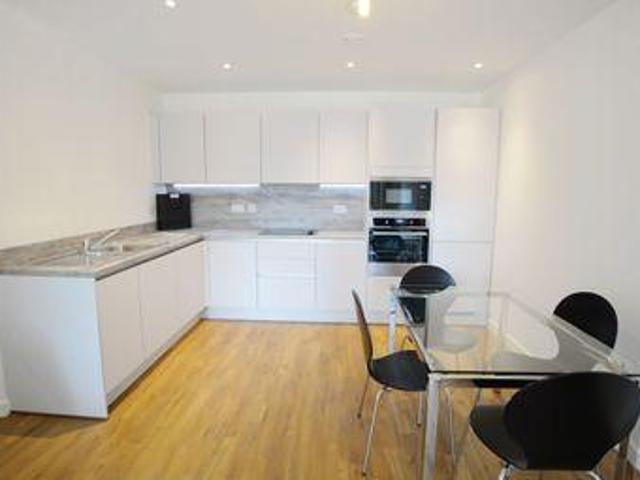 2 Bedrooms Flat for rent in Naomi Street, London SE8