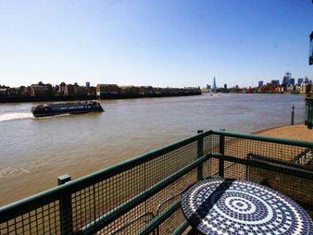 2 Bedrooms Flat for rent in Narrow Street, Limehouse E14