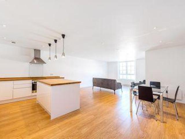 2 Bedrooms Flat for rent in Narrow Street, London E14