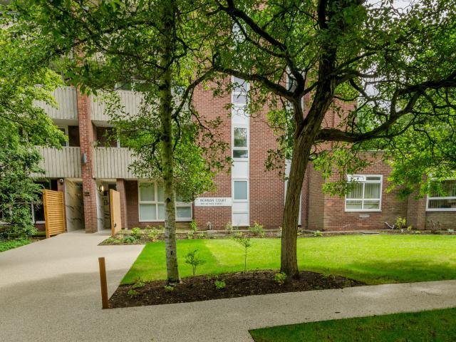 2 Bedrooms Flat for Rent in Nether Street | Foxtons