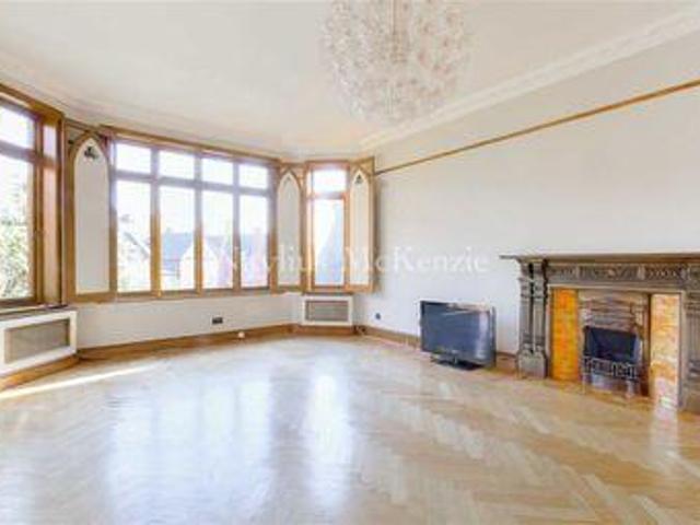2 Bedrooms Flat for rent in Netherhall Gardens, London NW3