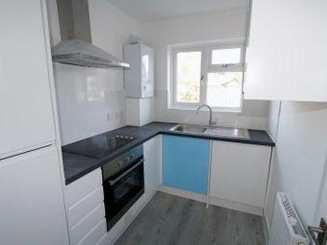 2 Bedrooms Flat for rent in Netherlands Road, New Barnet, Barnet EN5