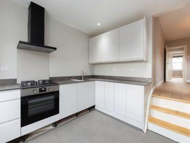 2 Bedrooms Flat for rent in Netherwood Road, London W14