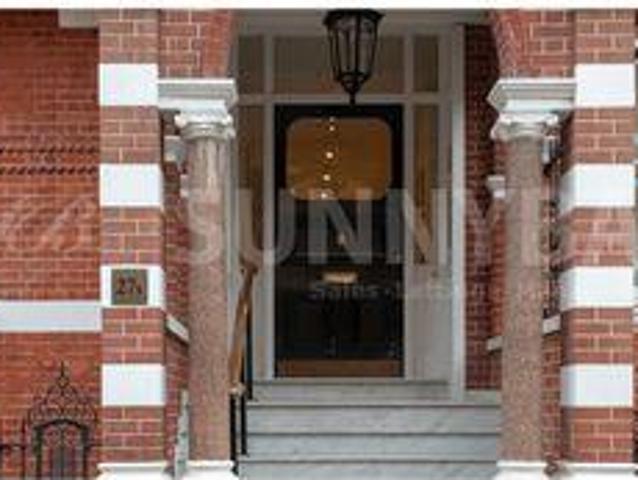2 Bedrooms Flat for rent in Nevern Square, Earls Court SW5