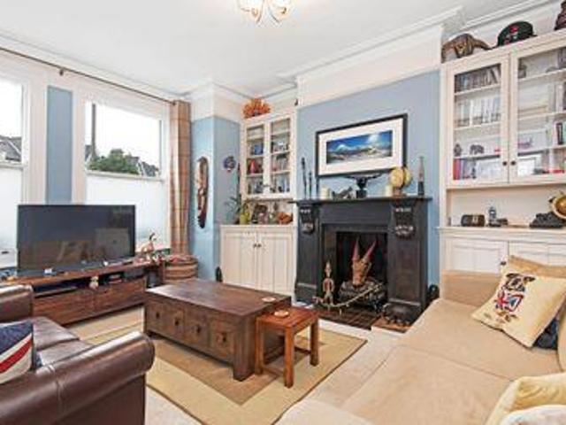 2 Bedrooms Flat for rent in Nevis Road, London SW17